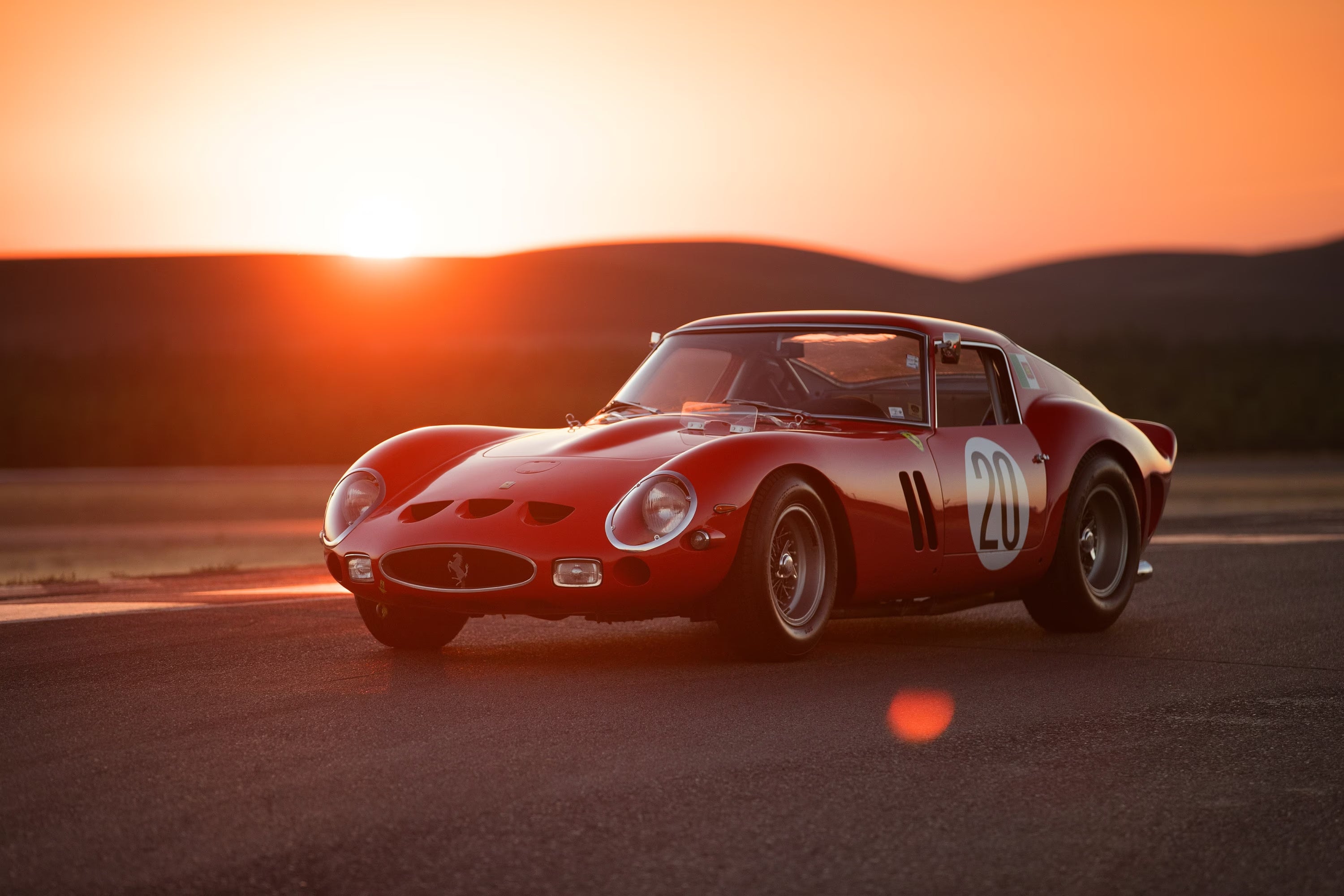 Ferrari – Cameras and Car Culture / Larry Chen